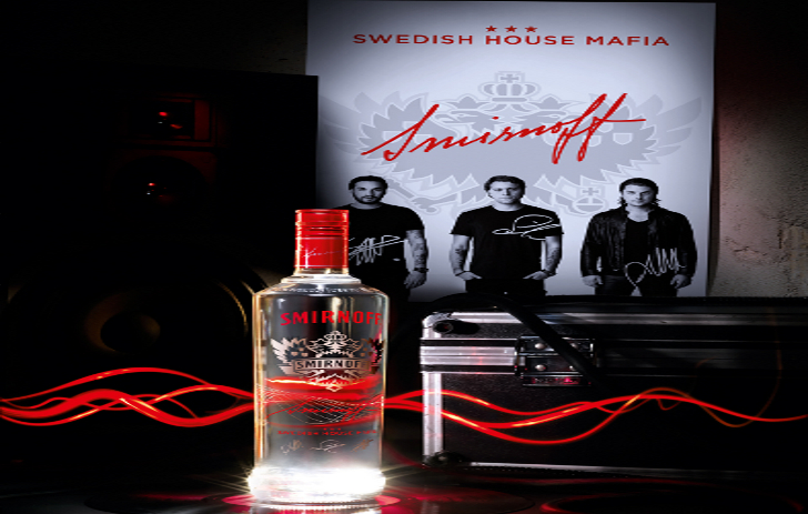 Swedish House Mafia signe la bouteille de vodka Smirnoff Red - Influencia